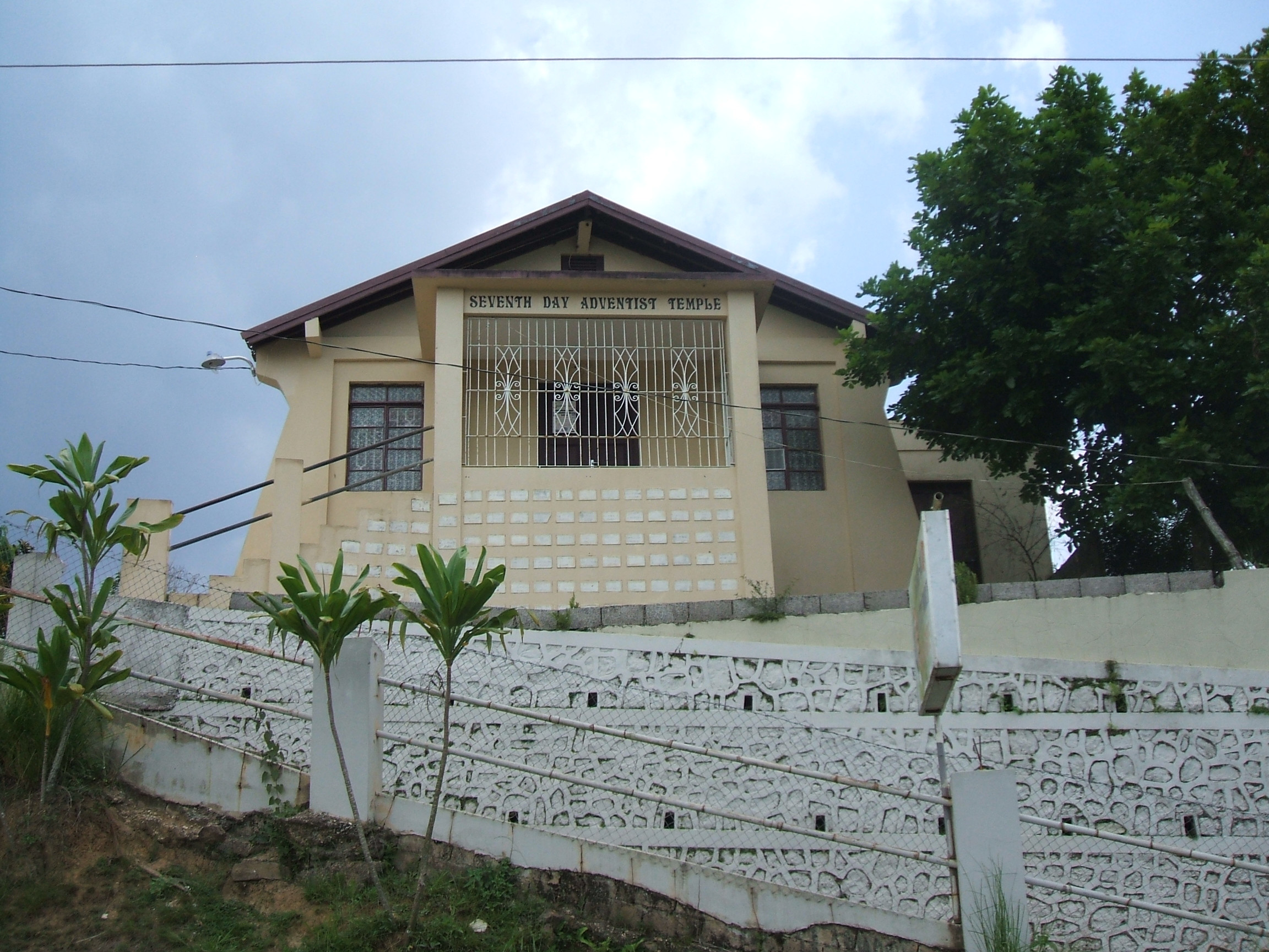 Central Jamaica Conference of Seventh-day Adventists :: Bellas Gate