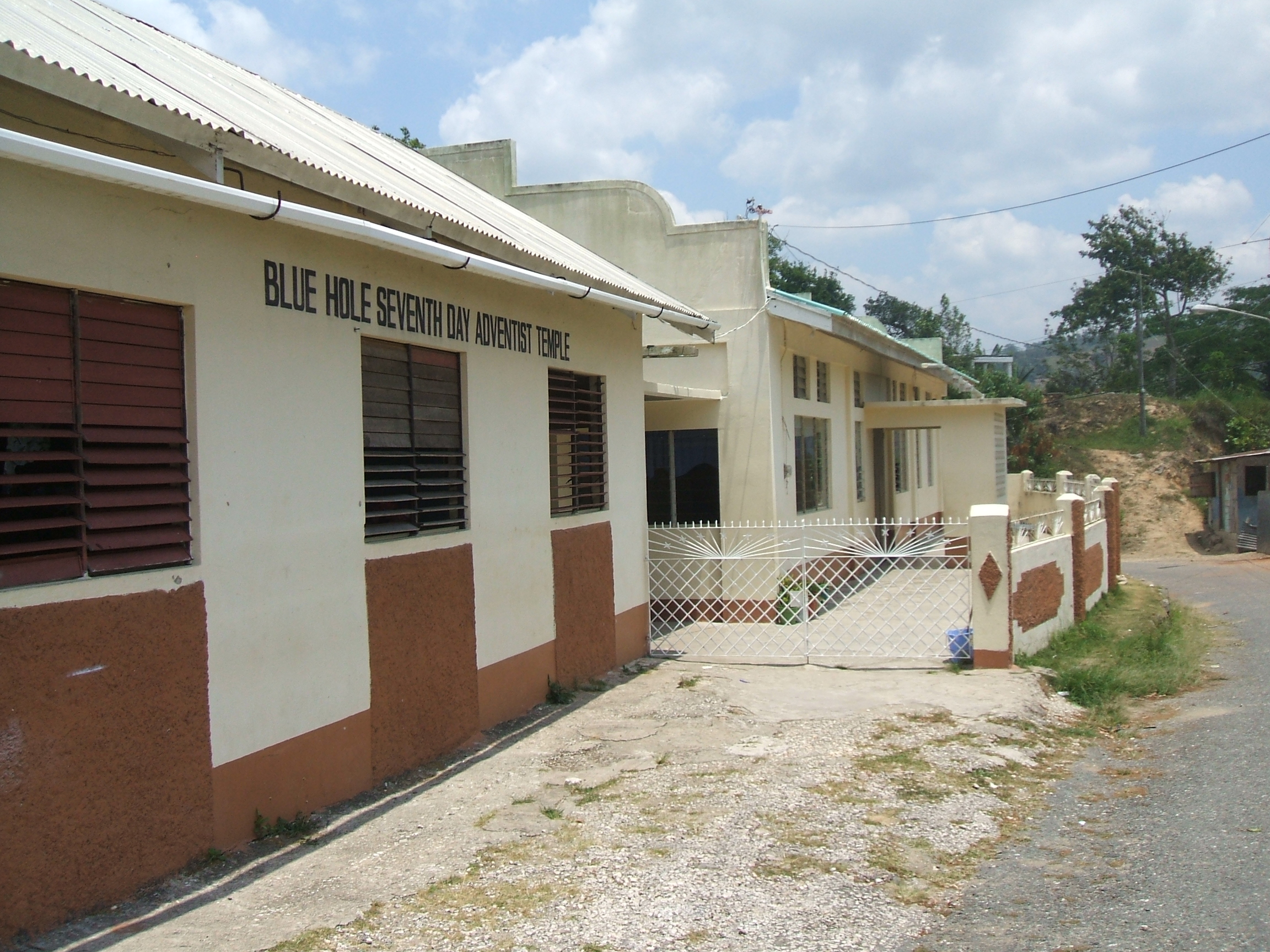 Central Jamaica Conference of Seventh-day Adventists :: Bellas Gate